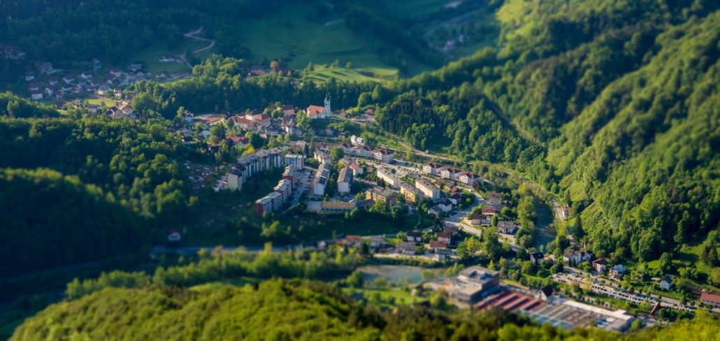 9 – Sprehajalna pot ob reki Idrijci – Geopark Idrija | Zavod za turizem ...